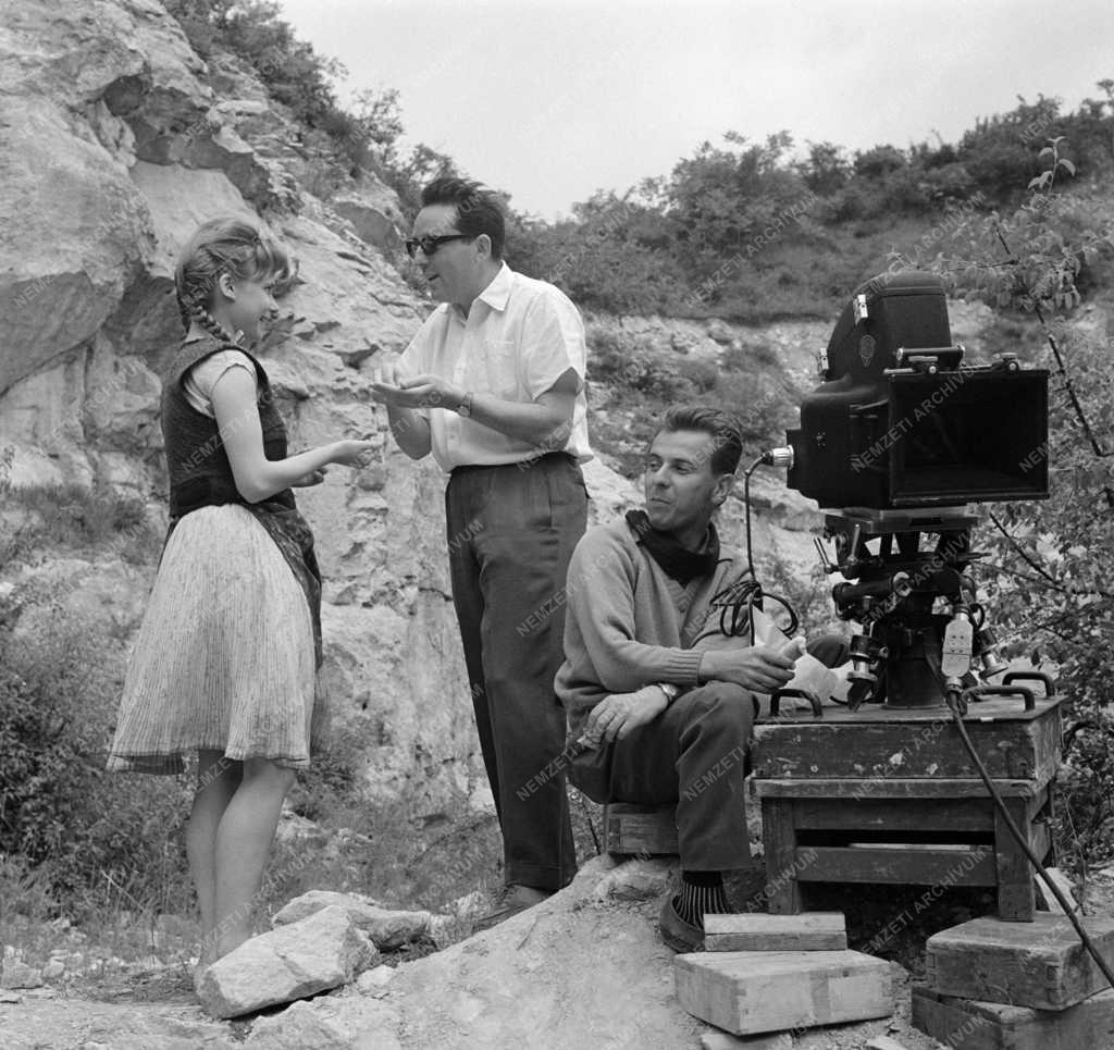 Nemzeti Archívum | Film - Forgatják a Tücsök című filmet